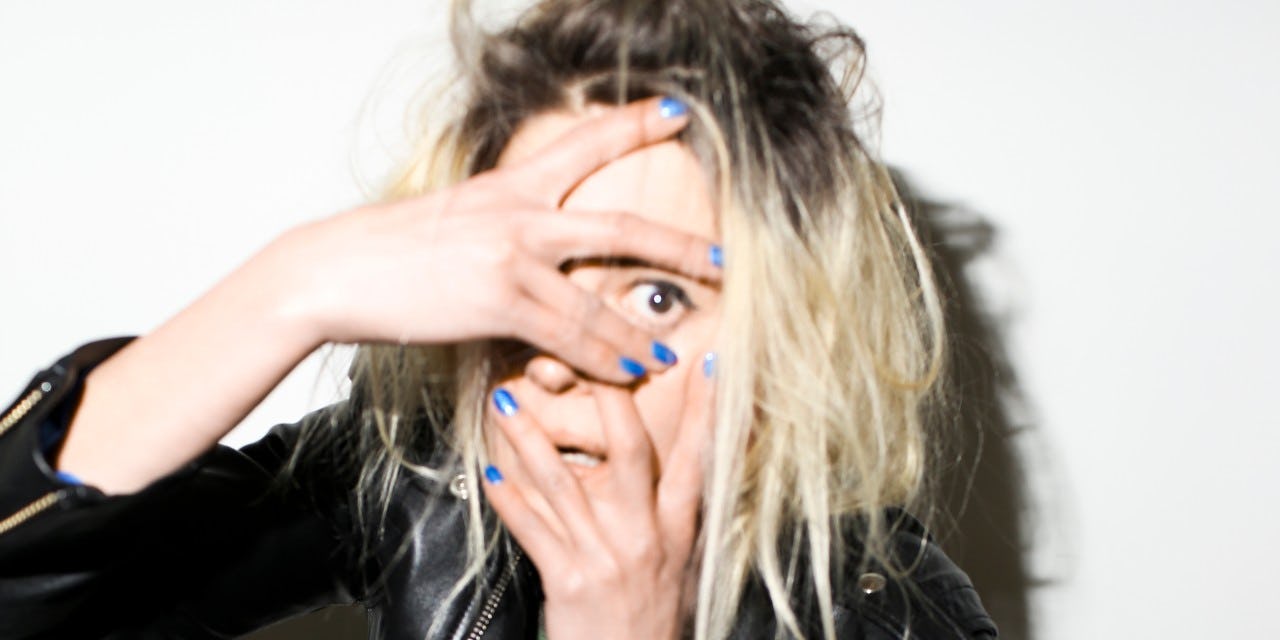 Alison Mosshart On 'It Ain't Water' & Feeling Artistically Liberated ...