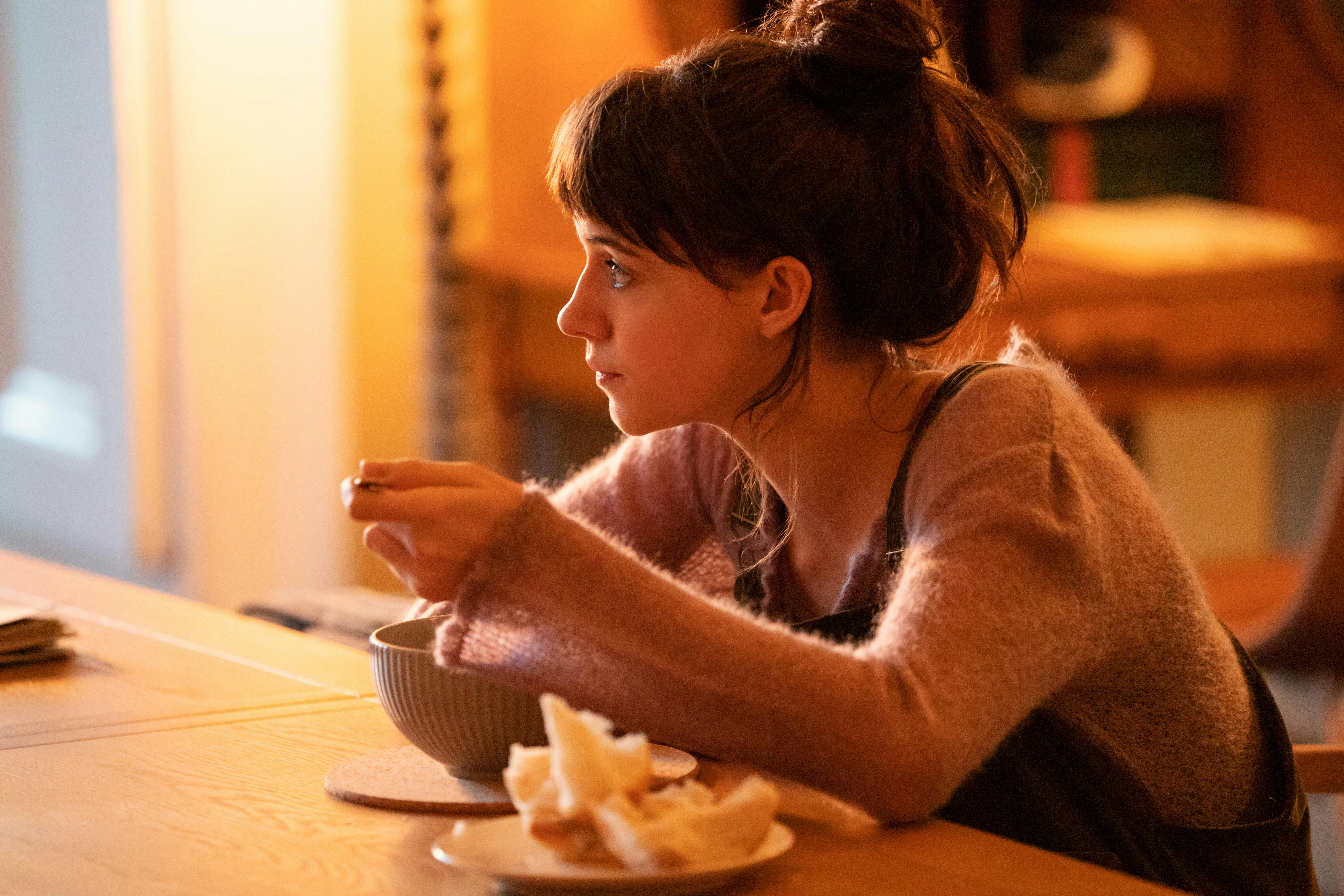 Connell's Chain On Normal People Has A Special Meaning, Says Costume ...