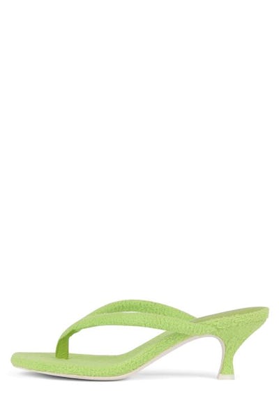 High Heel Flip Flops Are The "Ugly" Trend Everyone's Wearing