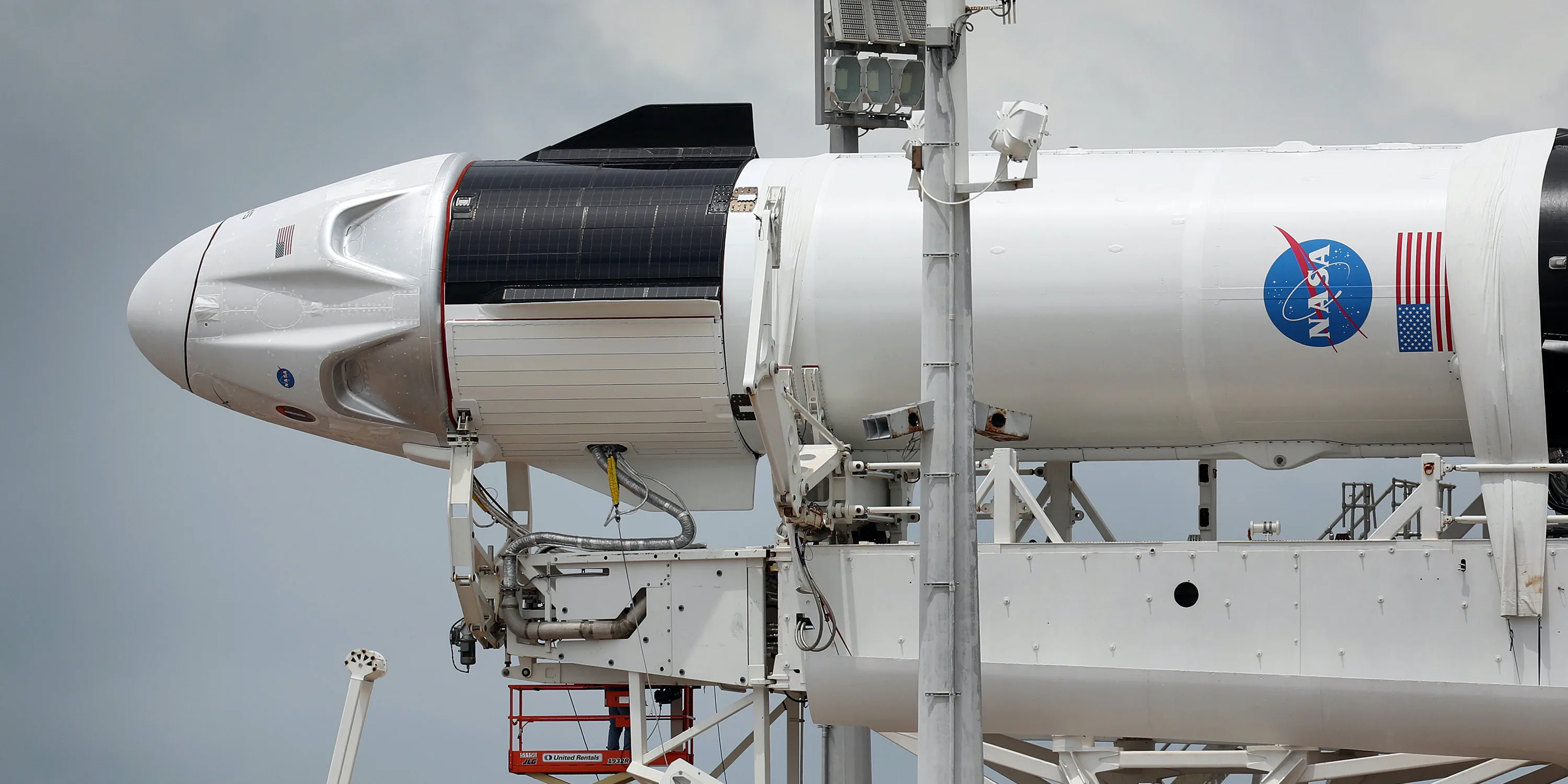 Musk Reads: Crew Dragon prepares for launch