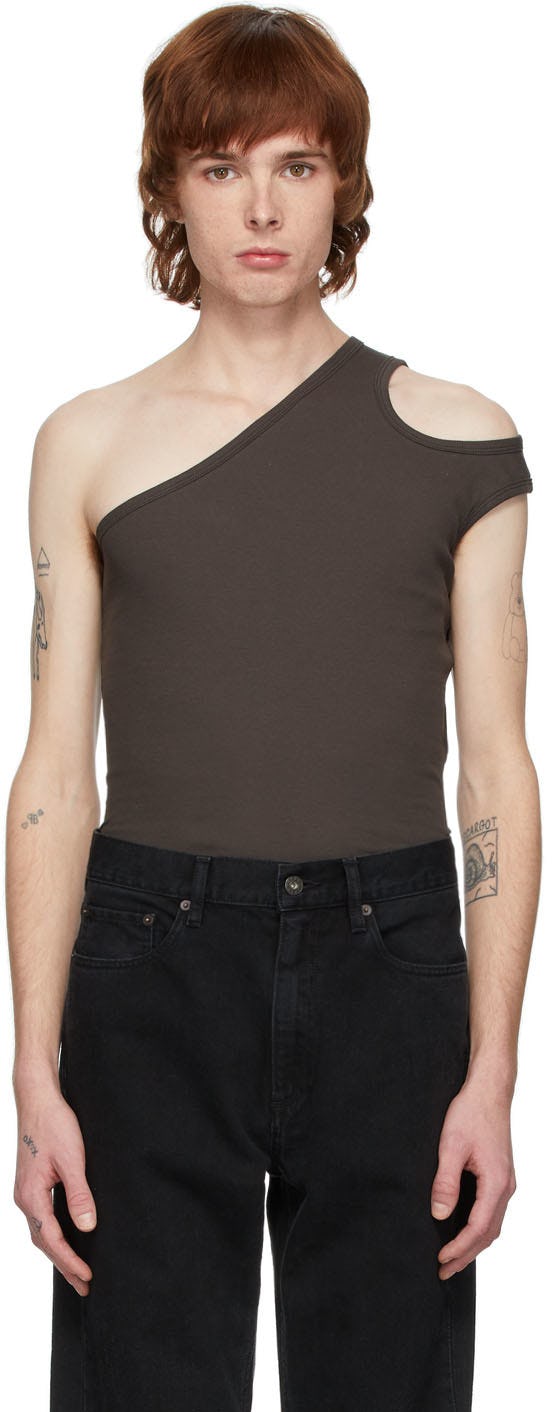 The One-Shoulder Top Trend Is Here To Replace Your Puff-Sleeve Blouse