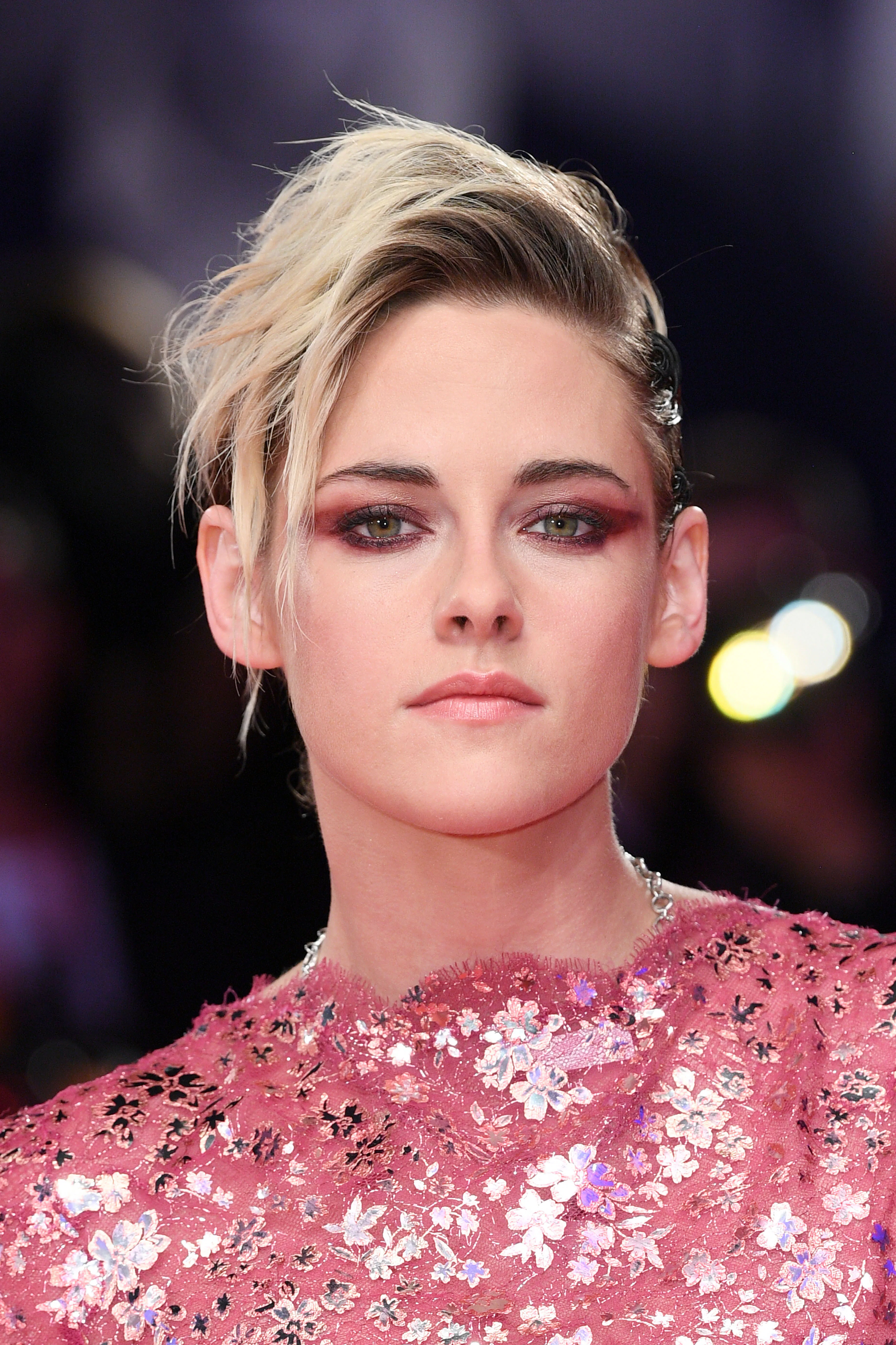 See Kristen Stewart’s Beauty Evolution From Twilight To Today