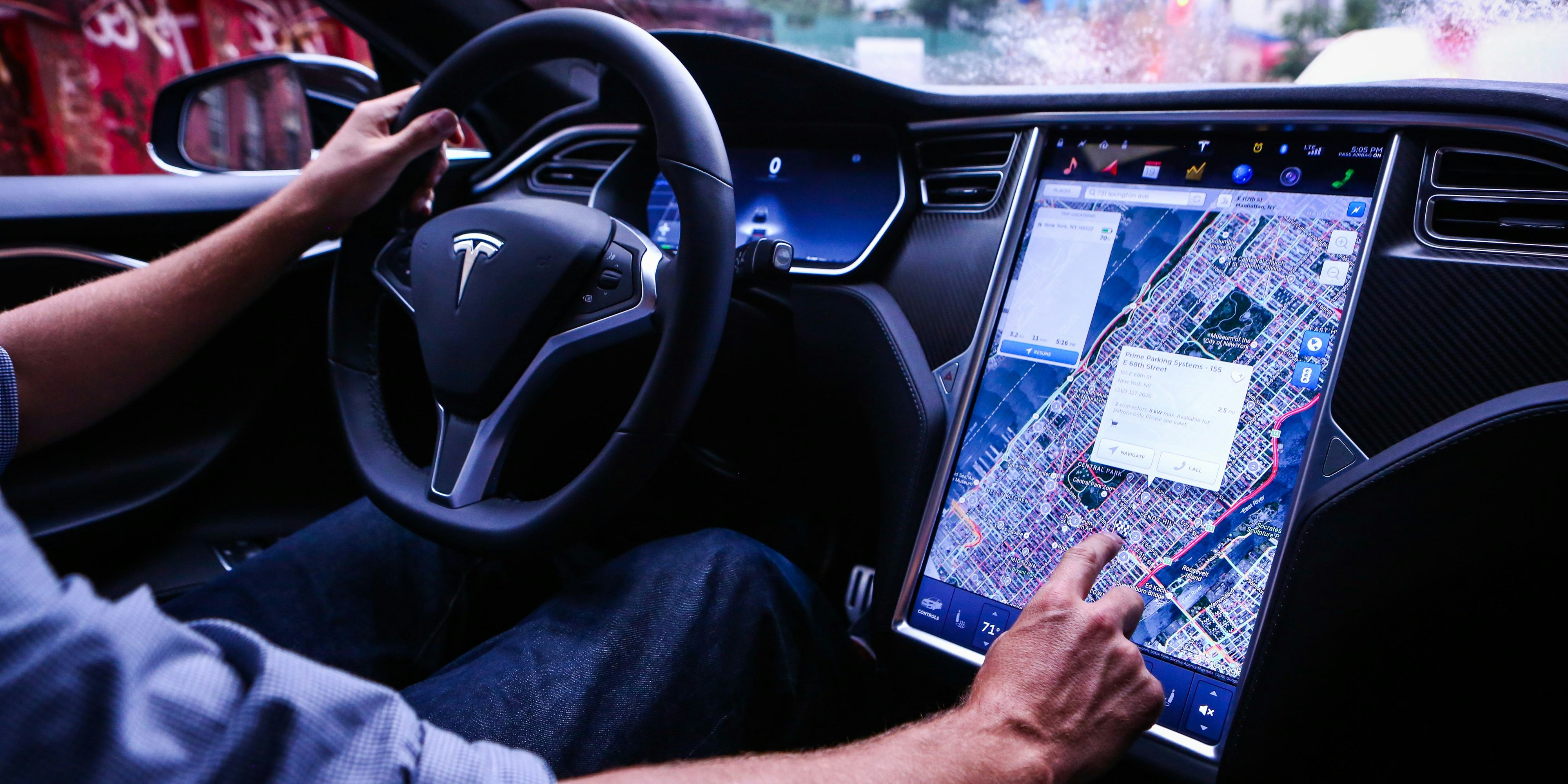 Tesla Autopilot’s full self-driving has a Google-like advantage