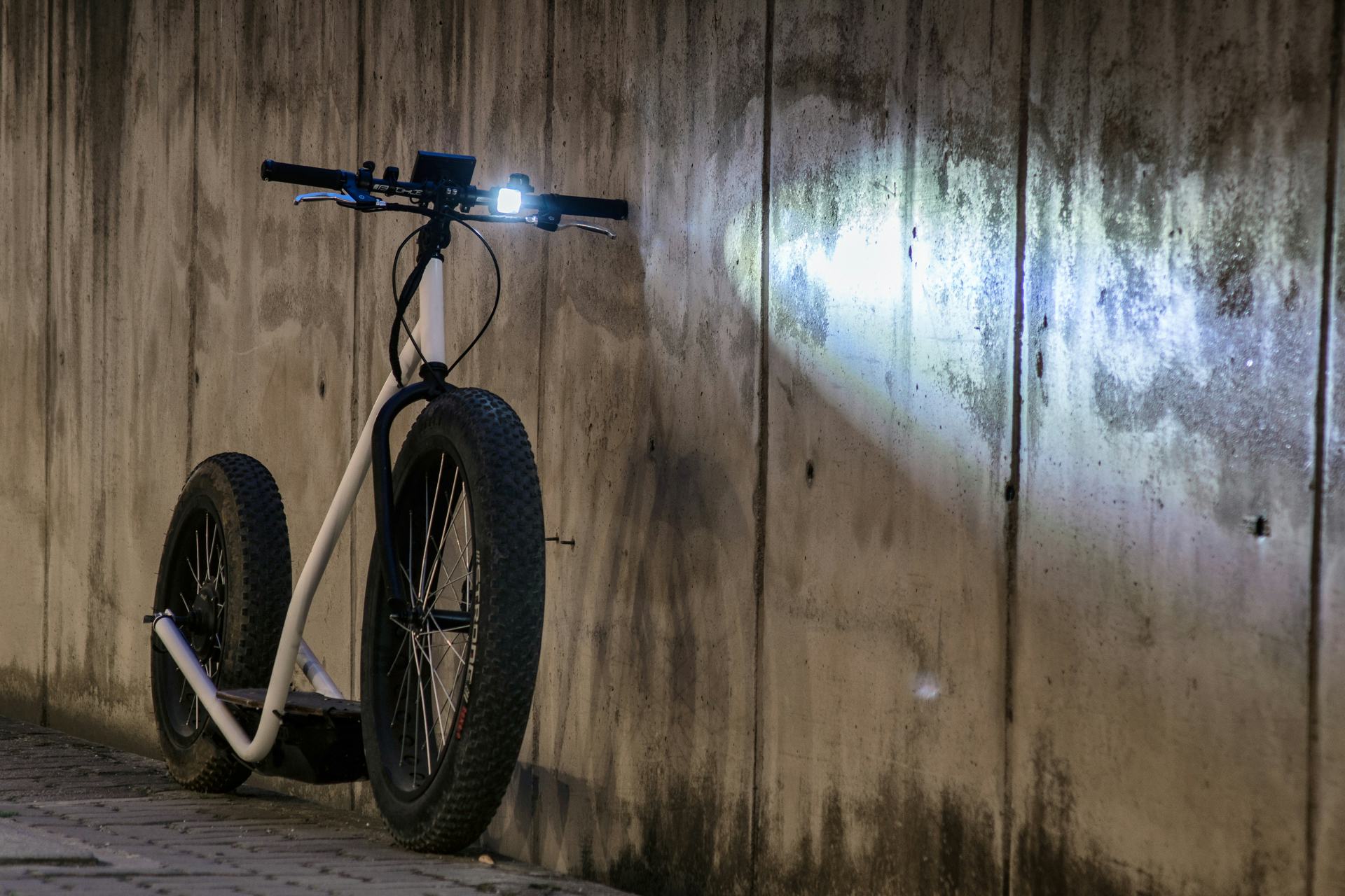Vinghen's half scooter, half e-bike is the weirdest electric rideable ...