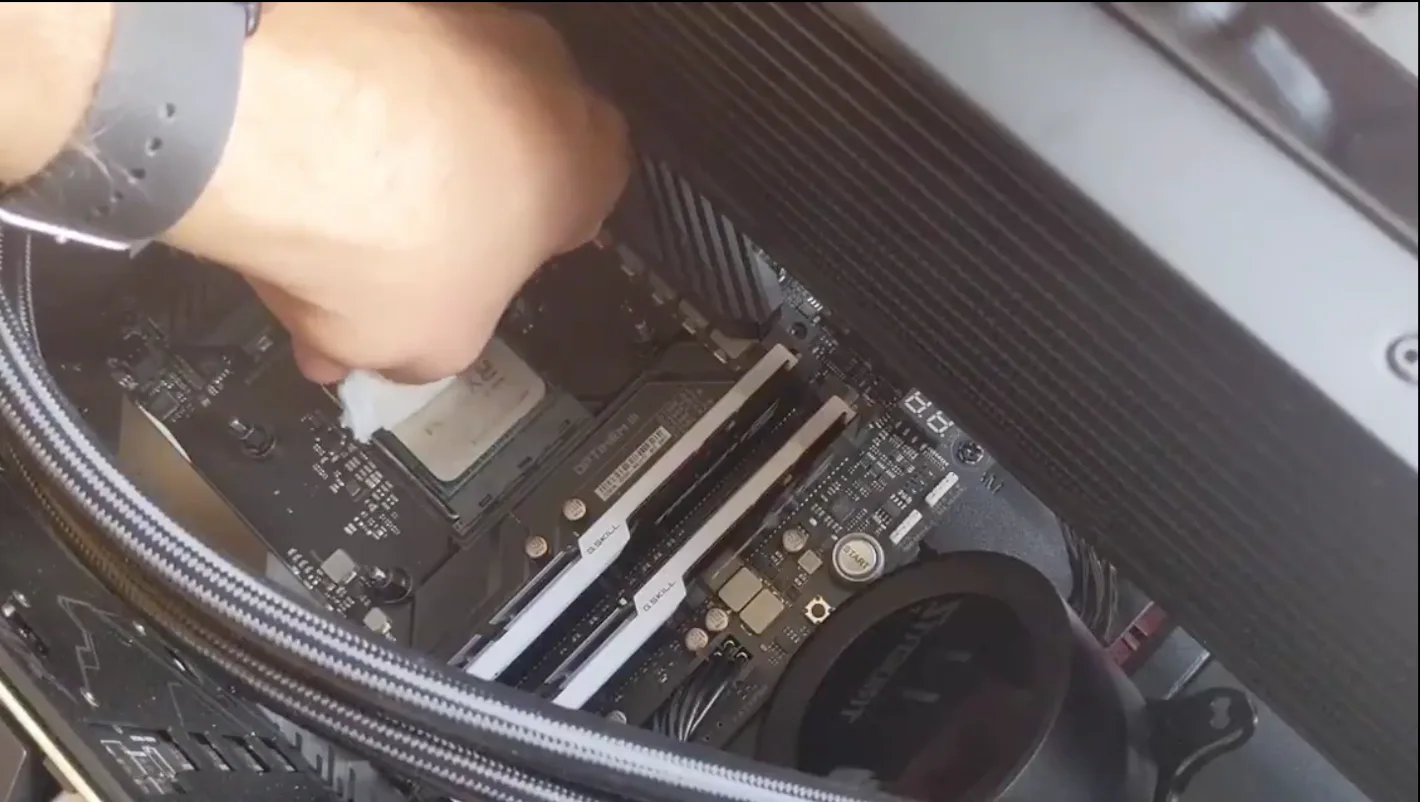 Watch Henry Cavill, noted hot man, learn to build a PC from scratch