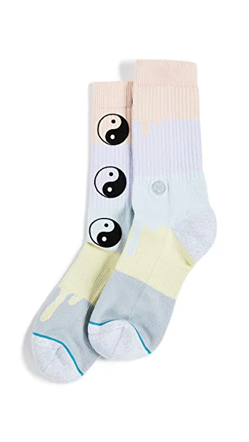 The '90s Yin Yang Trend Is Here To Balance Out Your Summer Style