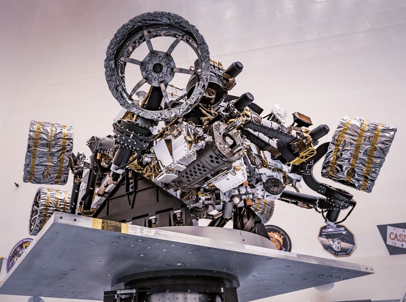 Mesmerizing video shows how the Perseverance rover is packed in a Mars ...