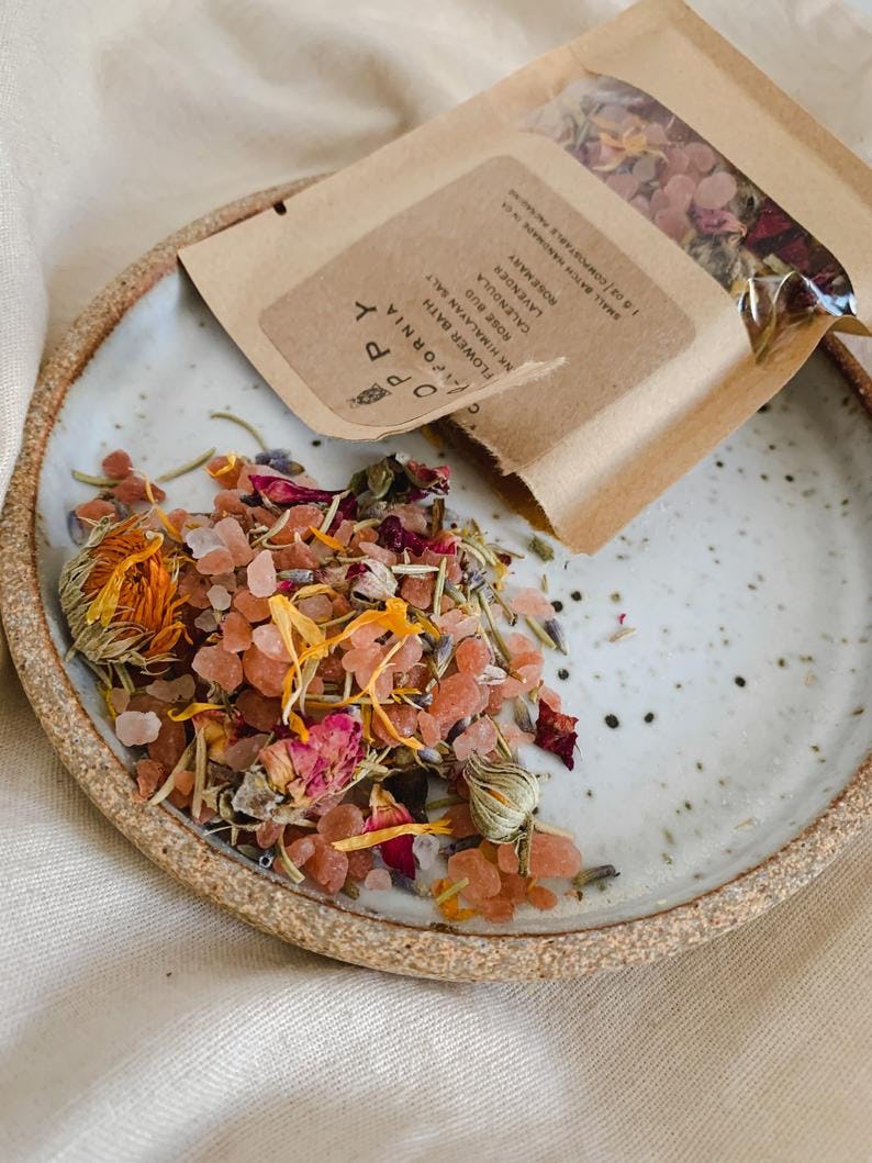 How To Create A Flower Bath At Home For A Dreamy Afternoon Of Self-Care