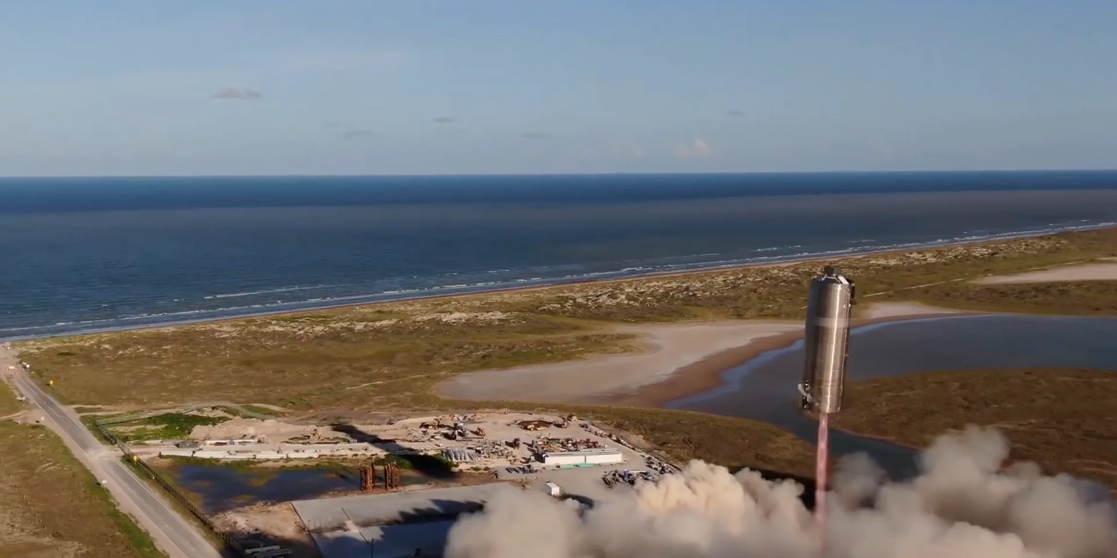 SpaceX Starship: incredible video shows prototype soaring in first flight