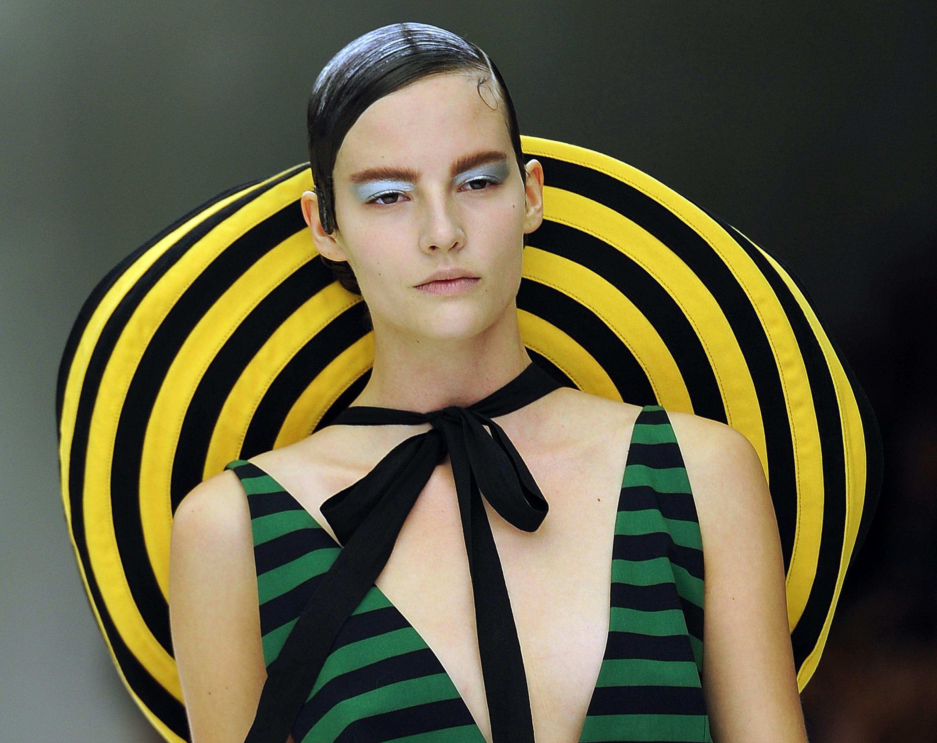 These 2010 Beauty Trends Began Backstage At Fashion Month — & Are Still ...