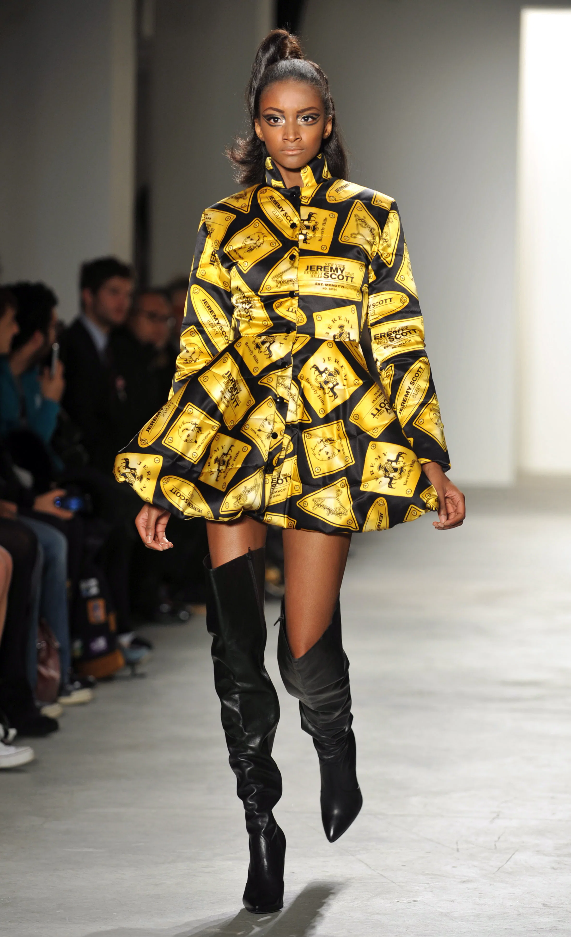 These 2010 Beauty Trends Began Backstage At Fashion Month — & Are Still ...
