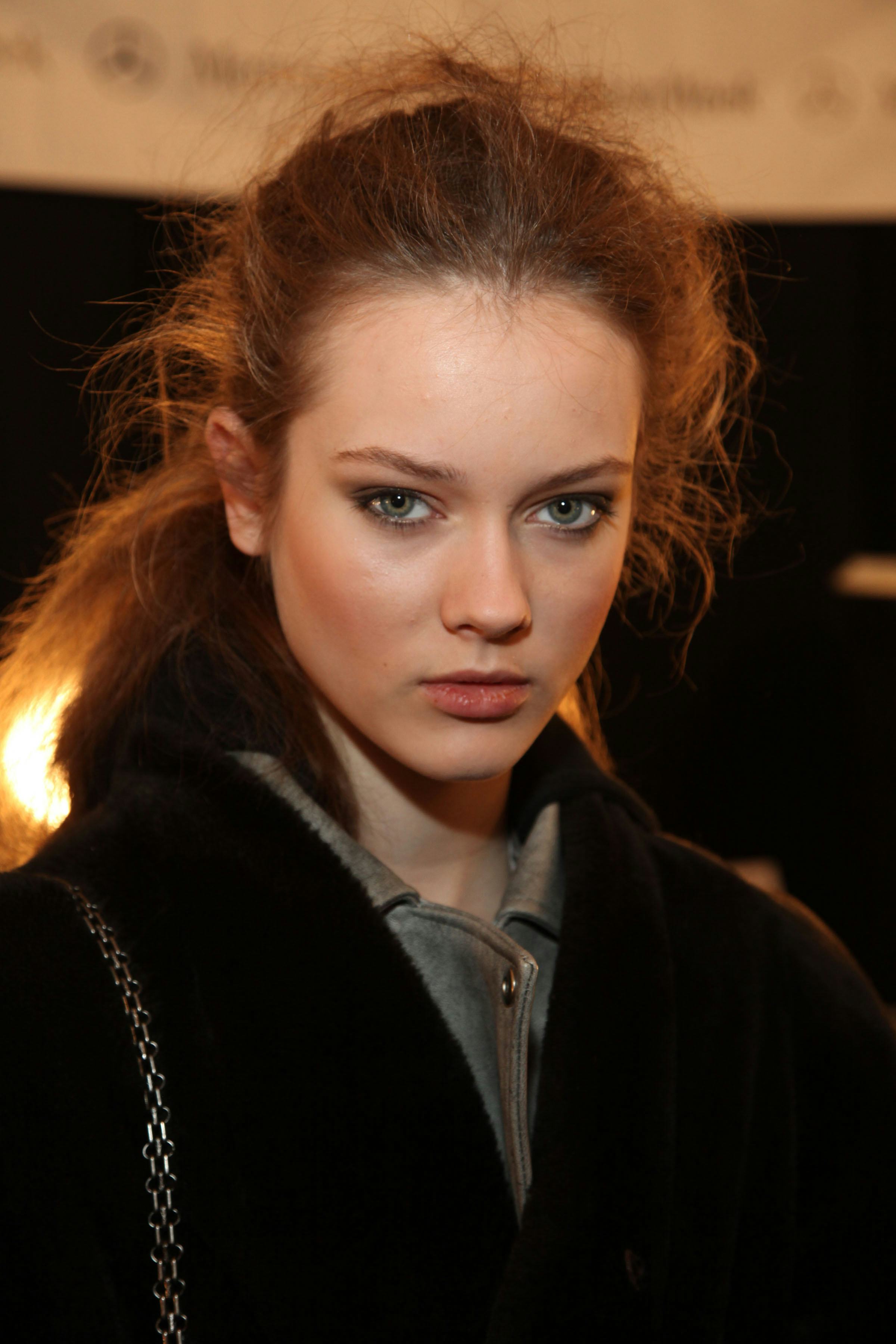 These 2010 Beauty Trends Began Backstage At Fashion Month — & Are Still ...