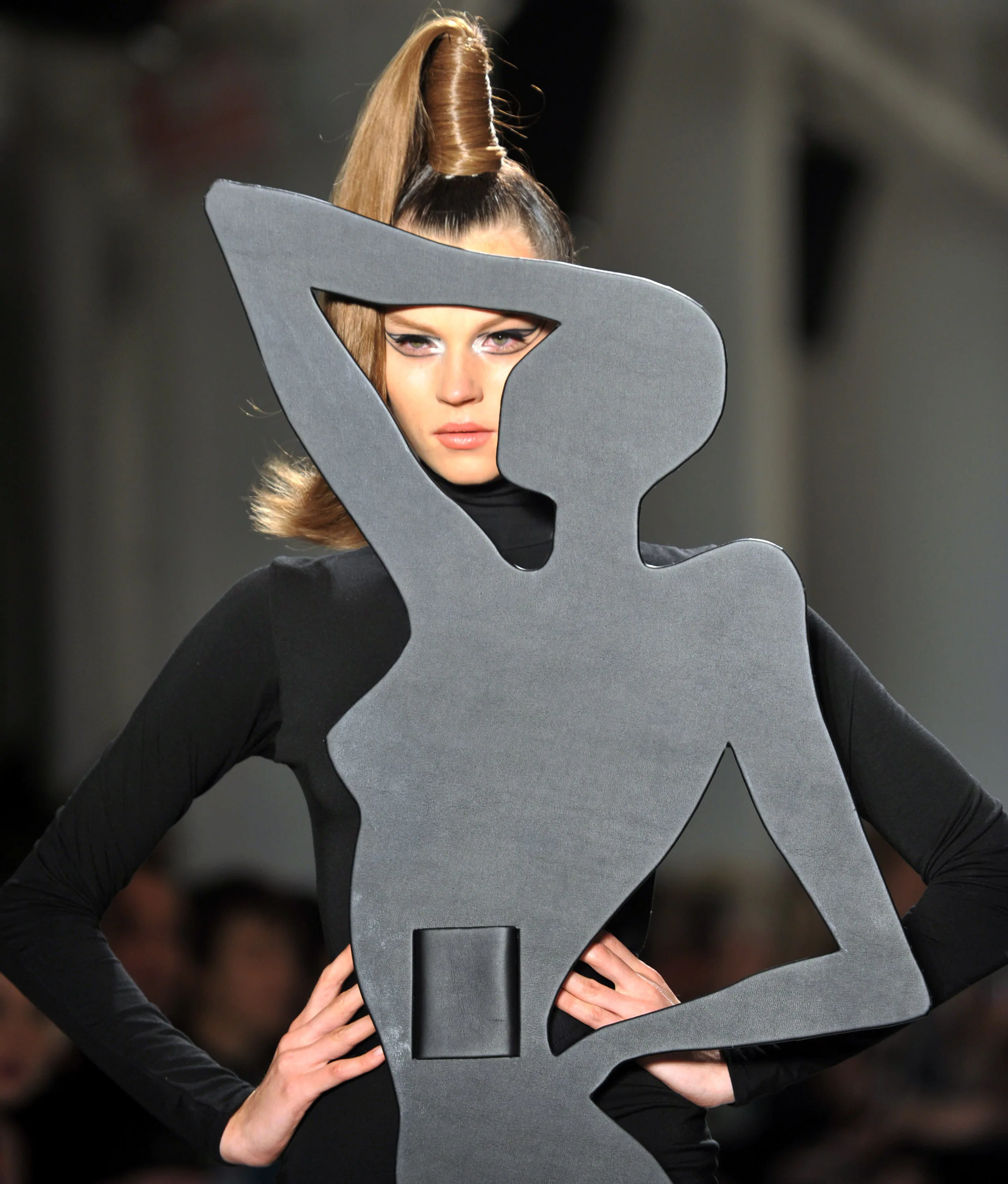 These 2010 Beauty Trends Began Backstage At Fashion Month — & Are Still ...