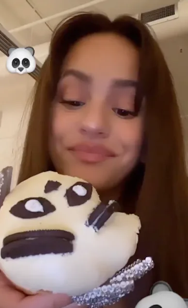 Let Rosalía’s New Manicure Inspire Your Fall Nails
