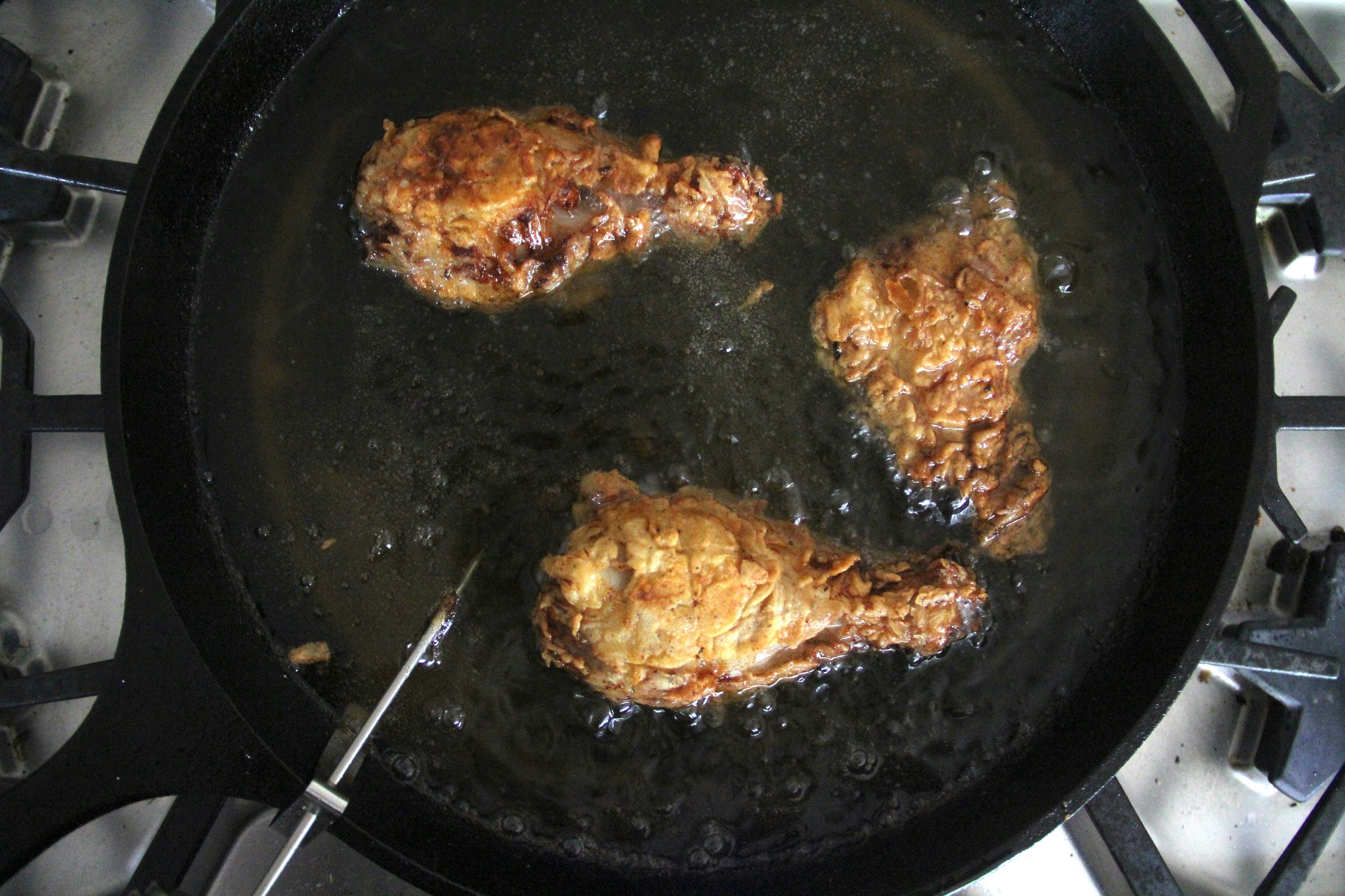 How to get the crunchiest, juiciest fried chicken using science