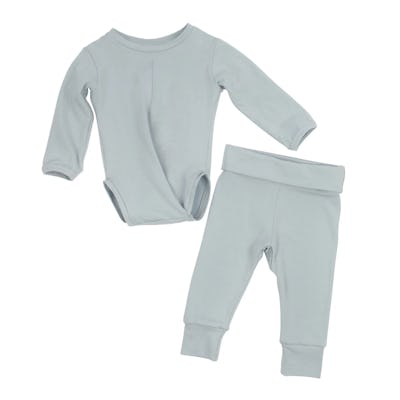 No-Snap Onesies From Peasy Will Make Diaper Changes A Snap