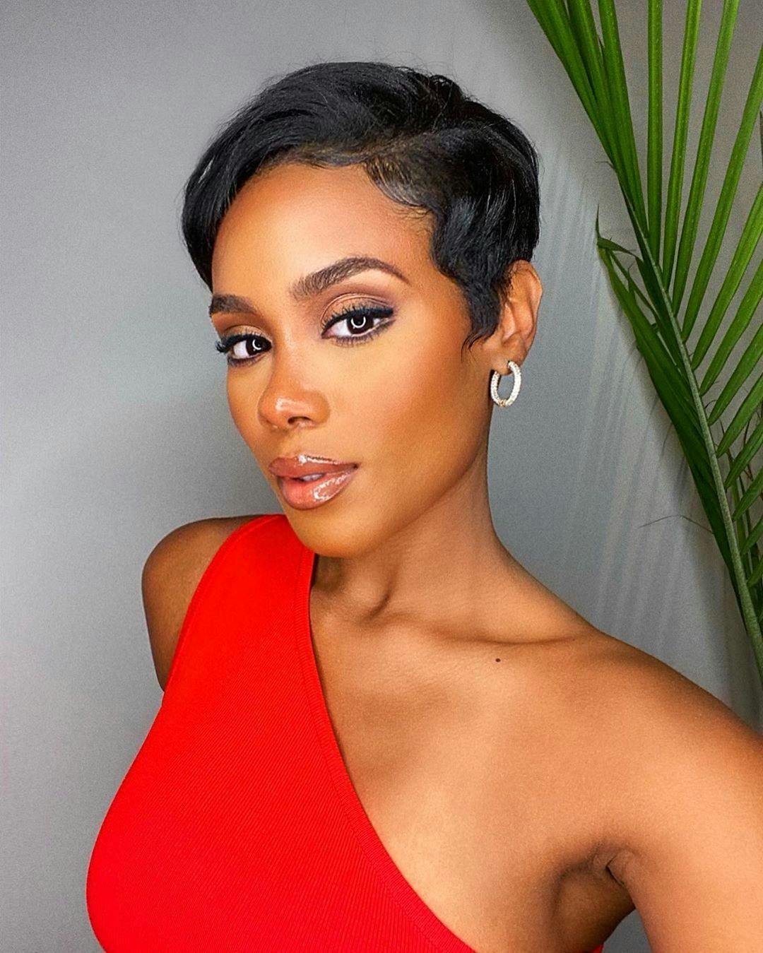 Shannon Thornton's Real-Life Beauty Routine Is Vastly Different Than ...