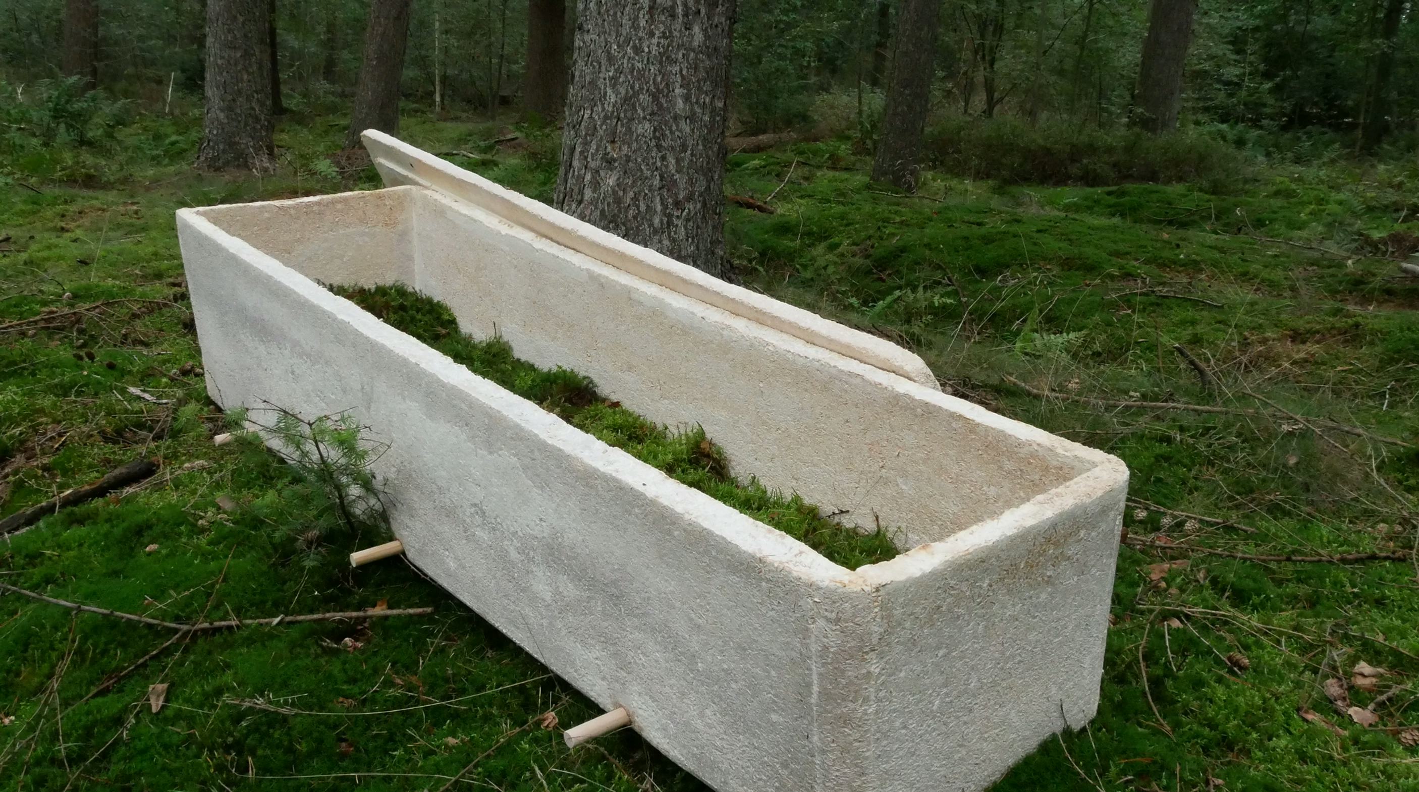 This compostable, living coffin is made from mushrooms