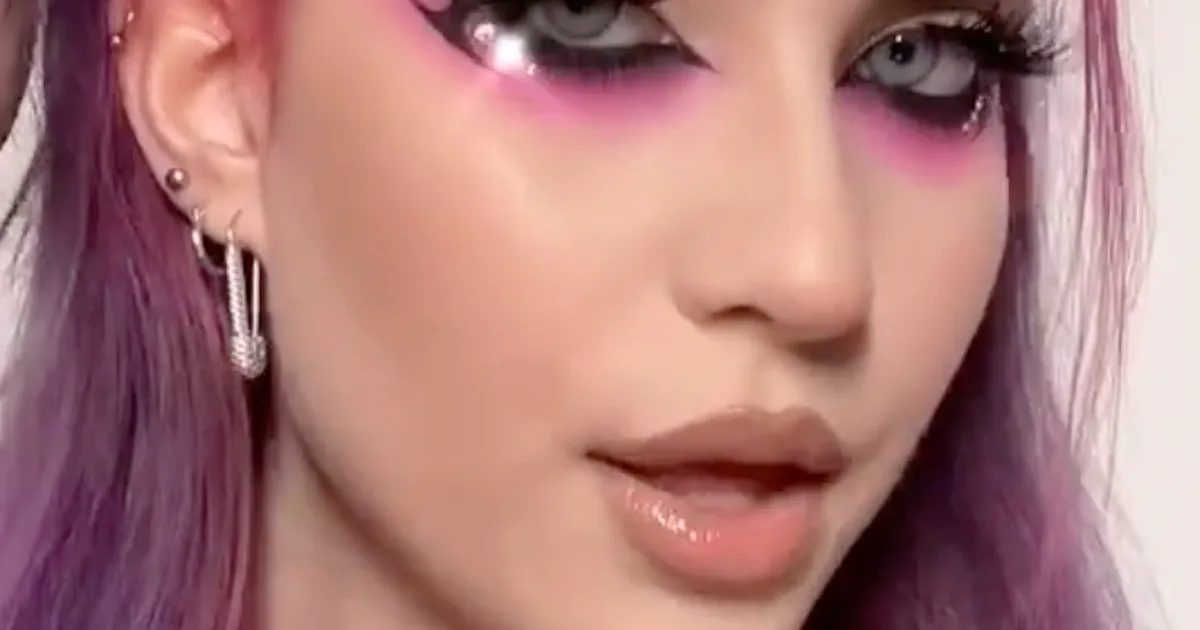 A New TikTok Trend Uses Makeup To Create Exaggerated Under Eye Bags A New TikTok Trend Uses Makeup To Create Exaggerated Under Eye Bags