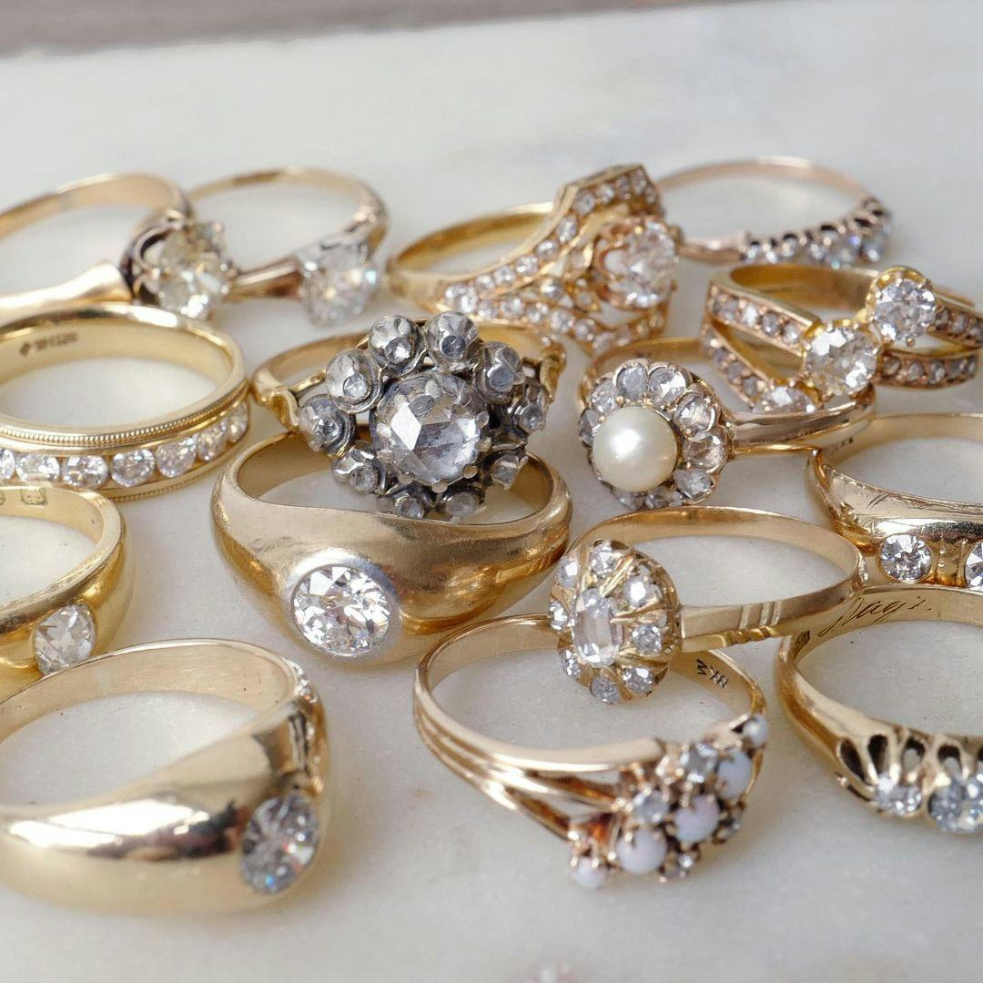 7 2021 Engagement Ring Trends, From Vintage Settings To Colorful Stones