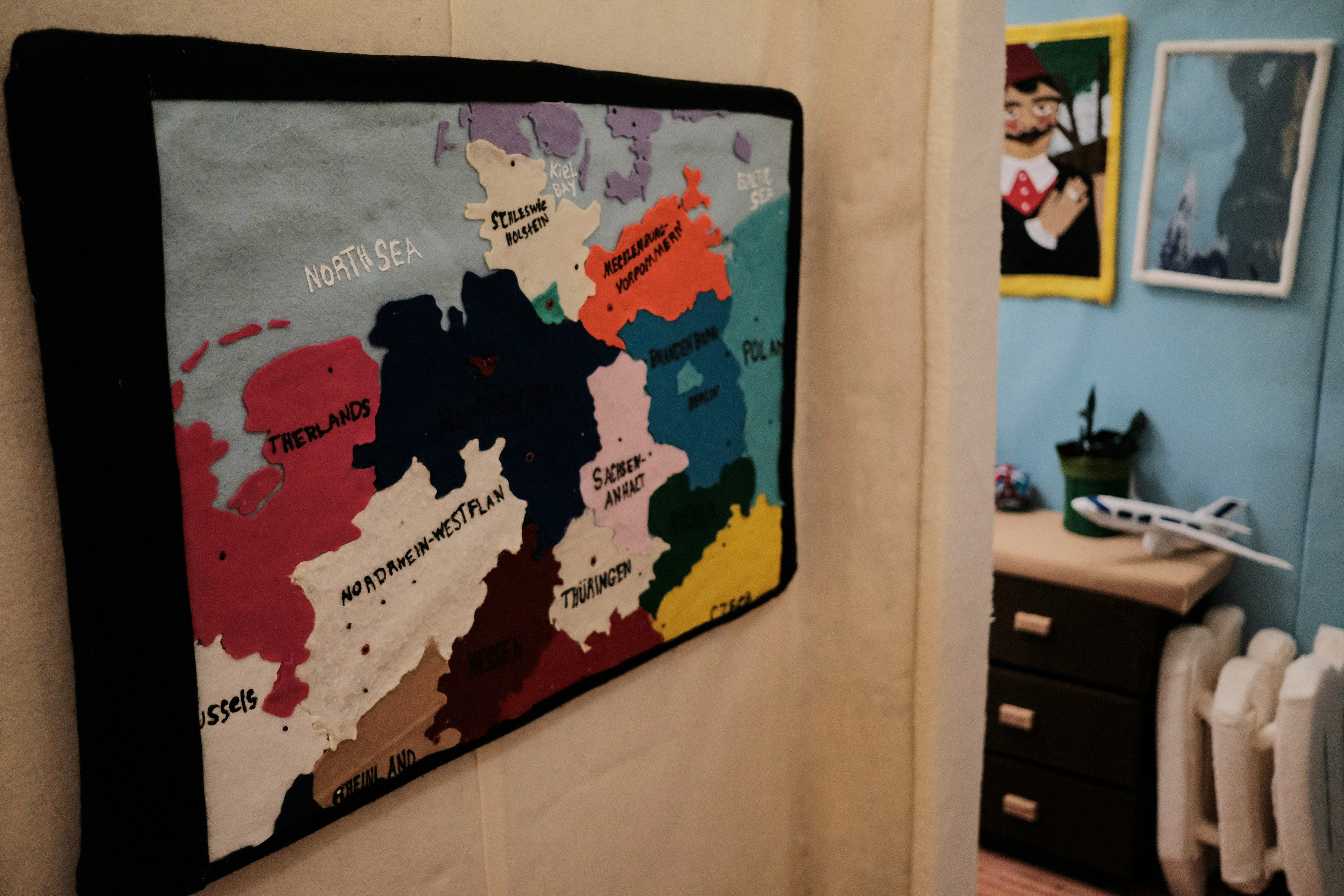 How The Felt Basement In 'Search Party' Season 4 Came Together — PHOTOS