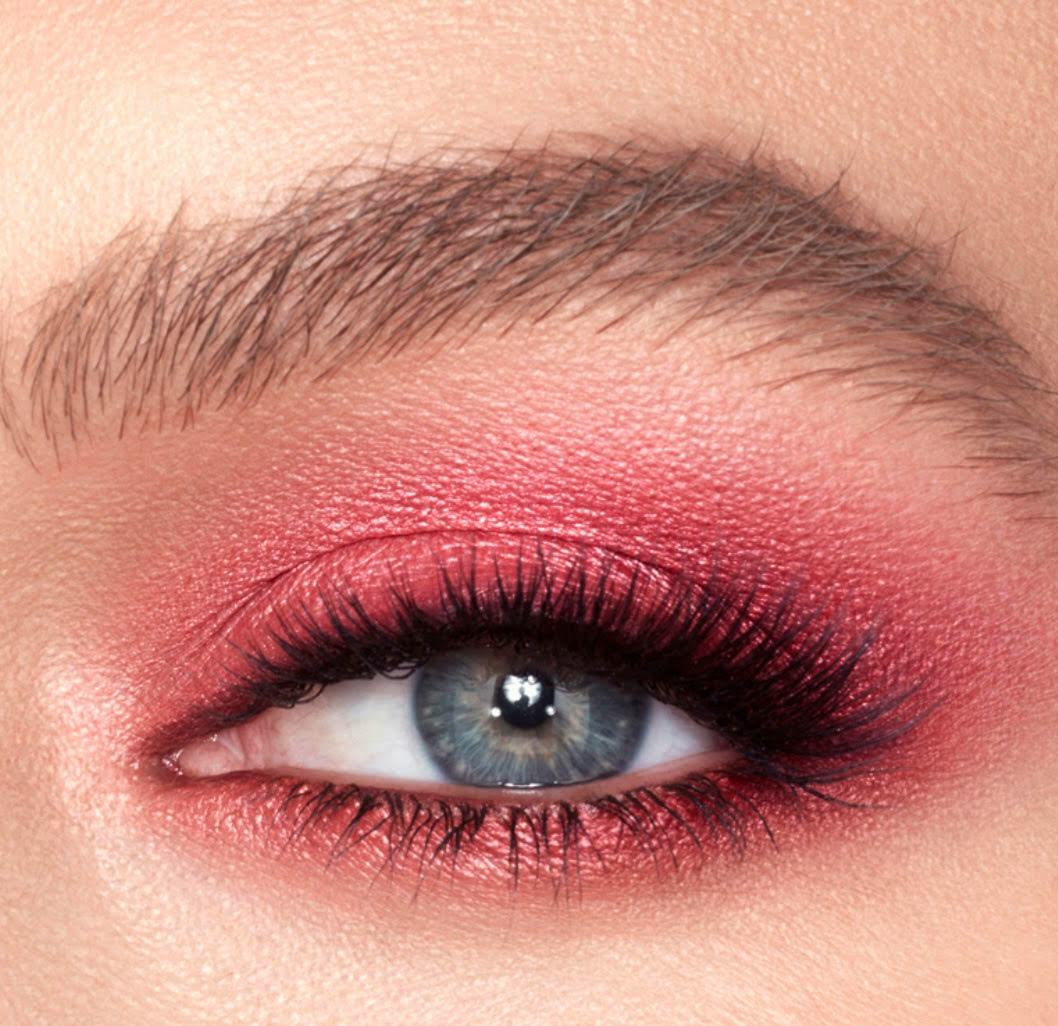 9 Colorful Eyeshadow Looks That Makeup Artists Absolutely Love
