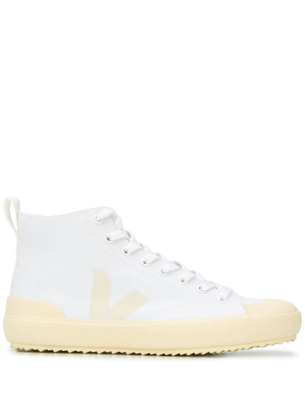 9 High-Top Sneaker Outfits For Crisp Fall Weather