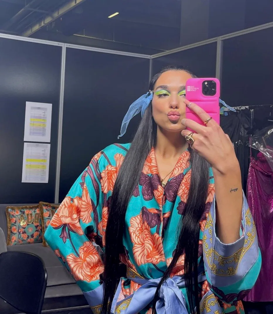 10 Neon Eyeshadows That Will Light Up Your Look