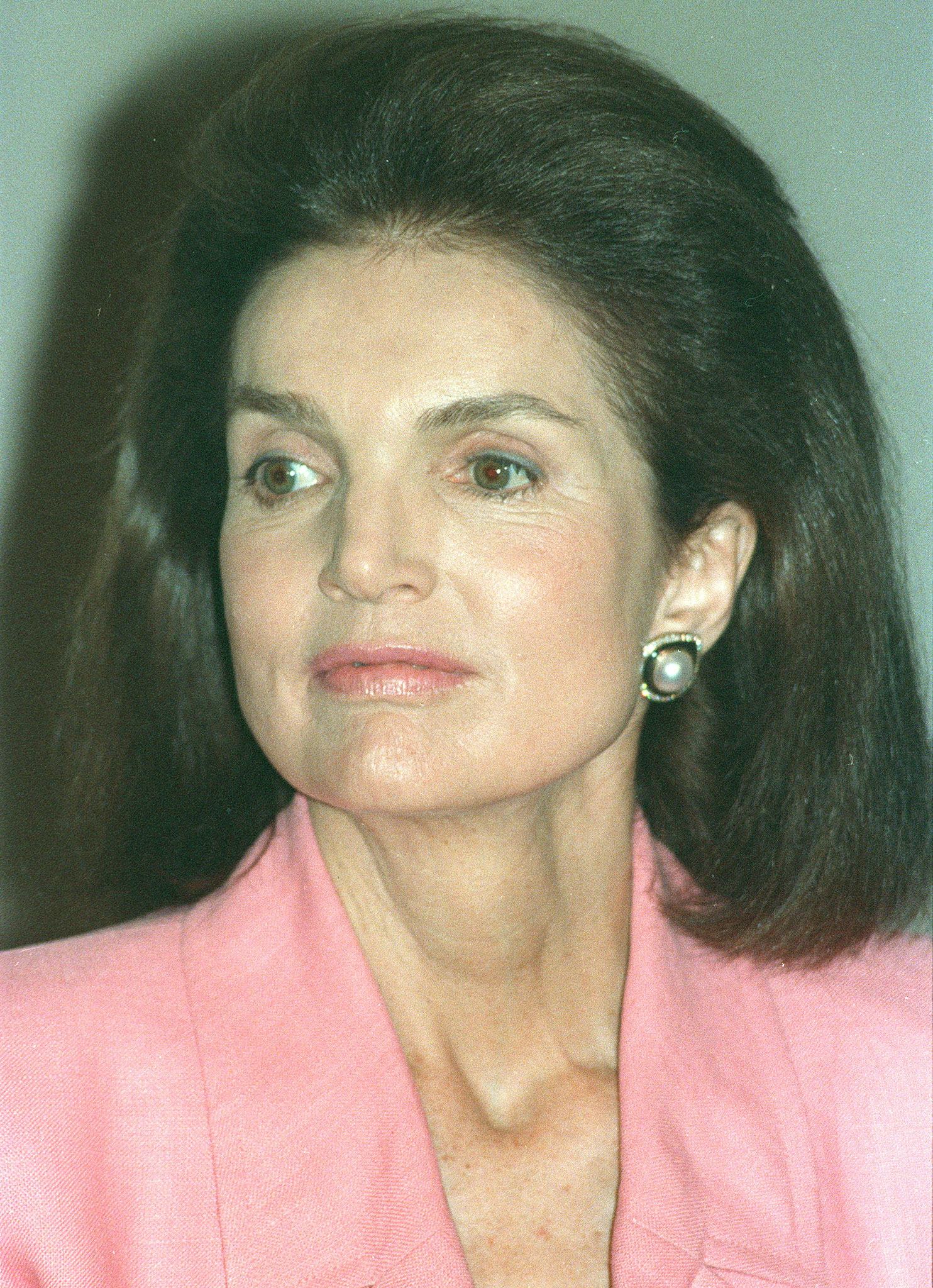 13 Jackie Kennedy Onassis Beauty Looks That Stunned