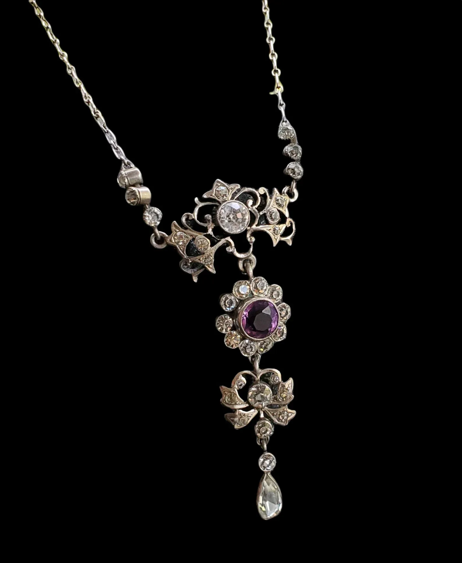 The Iconic Jewelry Trends Through The Decades — From Victorian To Art ...