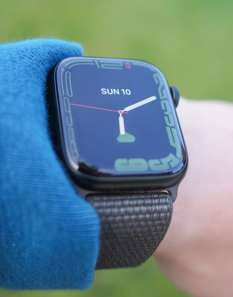 The Apple Watch, and really all smartwatches, should be round