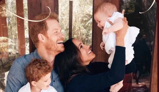 Archie’s Holiday Card Outfit Is A Meghan Markle Flashback