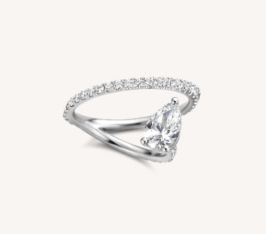 The French Engagement Ring Trend That Feels So Elevated
