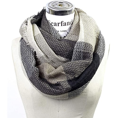 The 7 Best Infinity Scarves