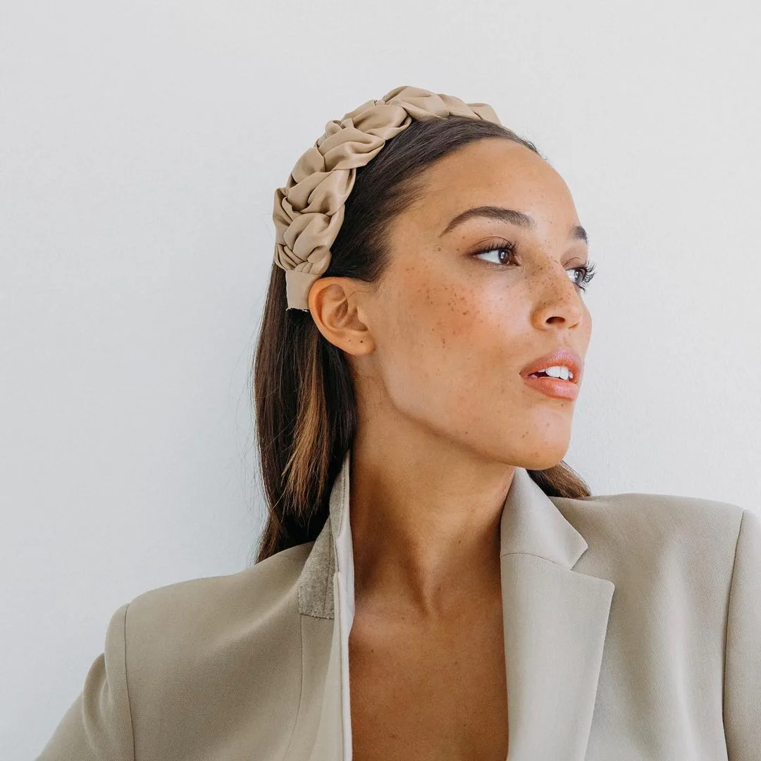 8 Headband Outfit Ideas That Look Instantly Polished