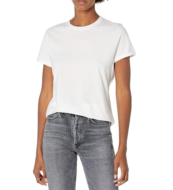 The 11 Best T-Shirts For Petites