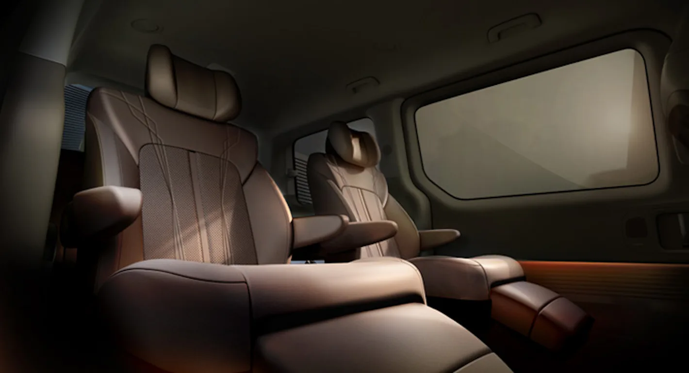 Hyundai's Staria minivan looks like a cross between a spaceship and a ...