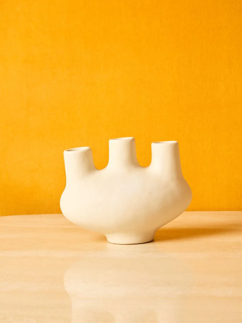 The 2021 Vase Trends You’ll Find In Every Celebrity Home This Year
