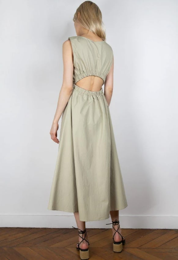 Backless Dresses Is The Summer Trend To Stock Up On Now