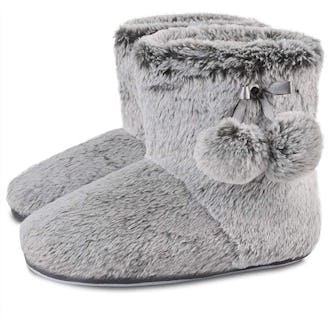 The 11 Best Fluffy Slippers