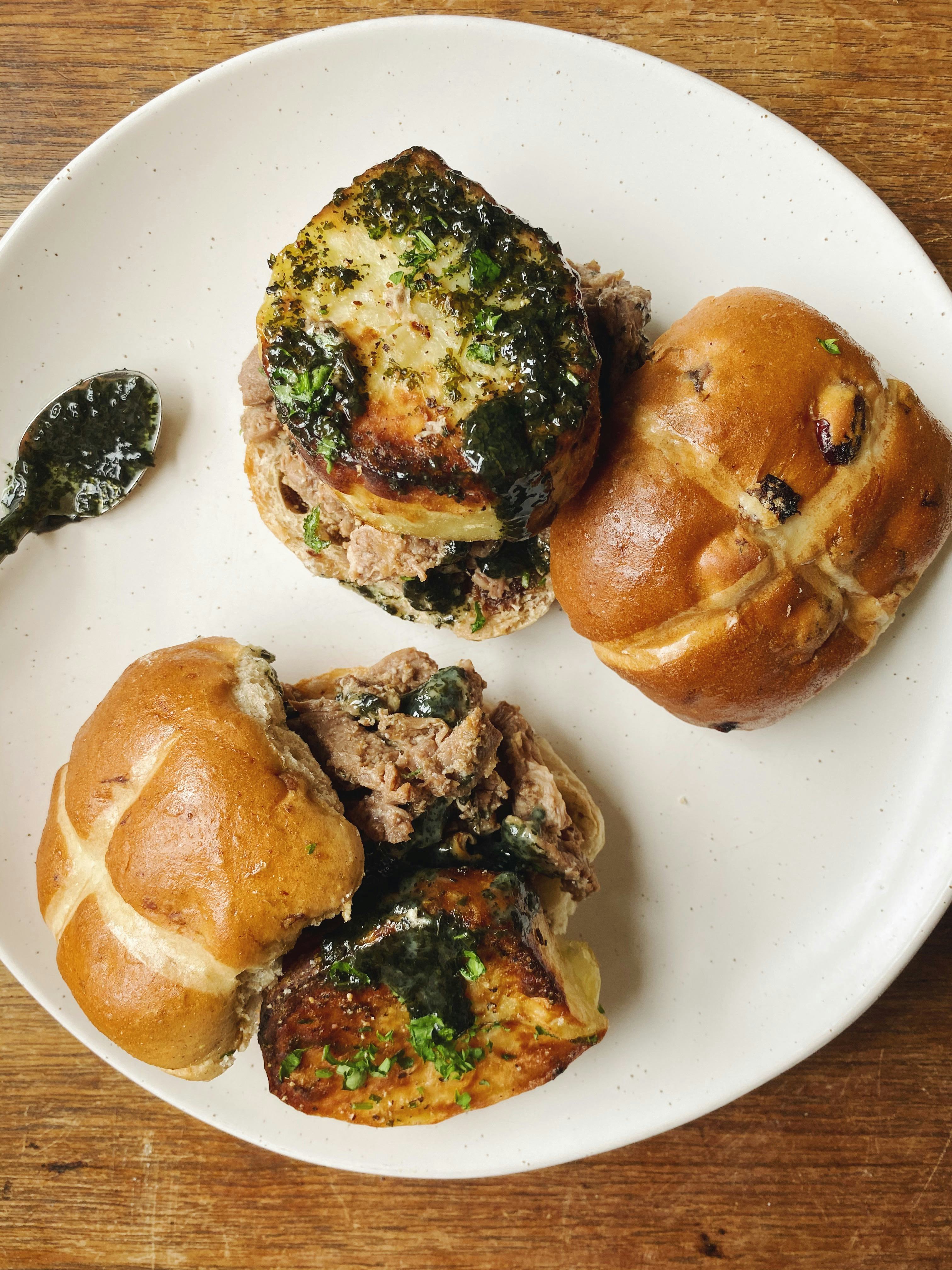 How To Make TikTok’s Hot Cross Lamb Burger