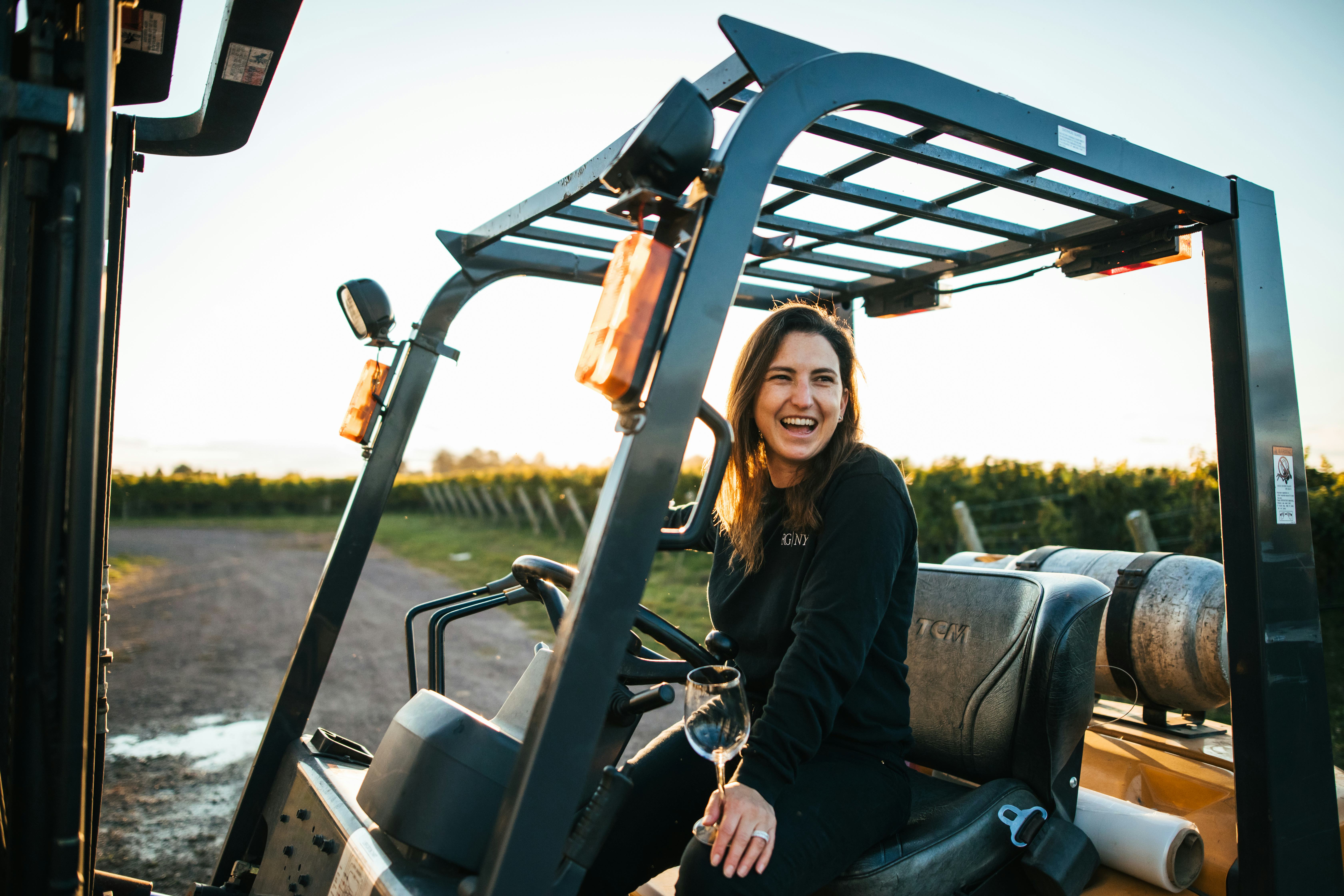 The Best Female-Owned Wines To Virtually Cheers With On International ...