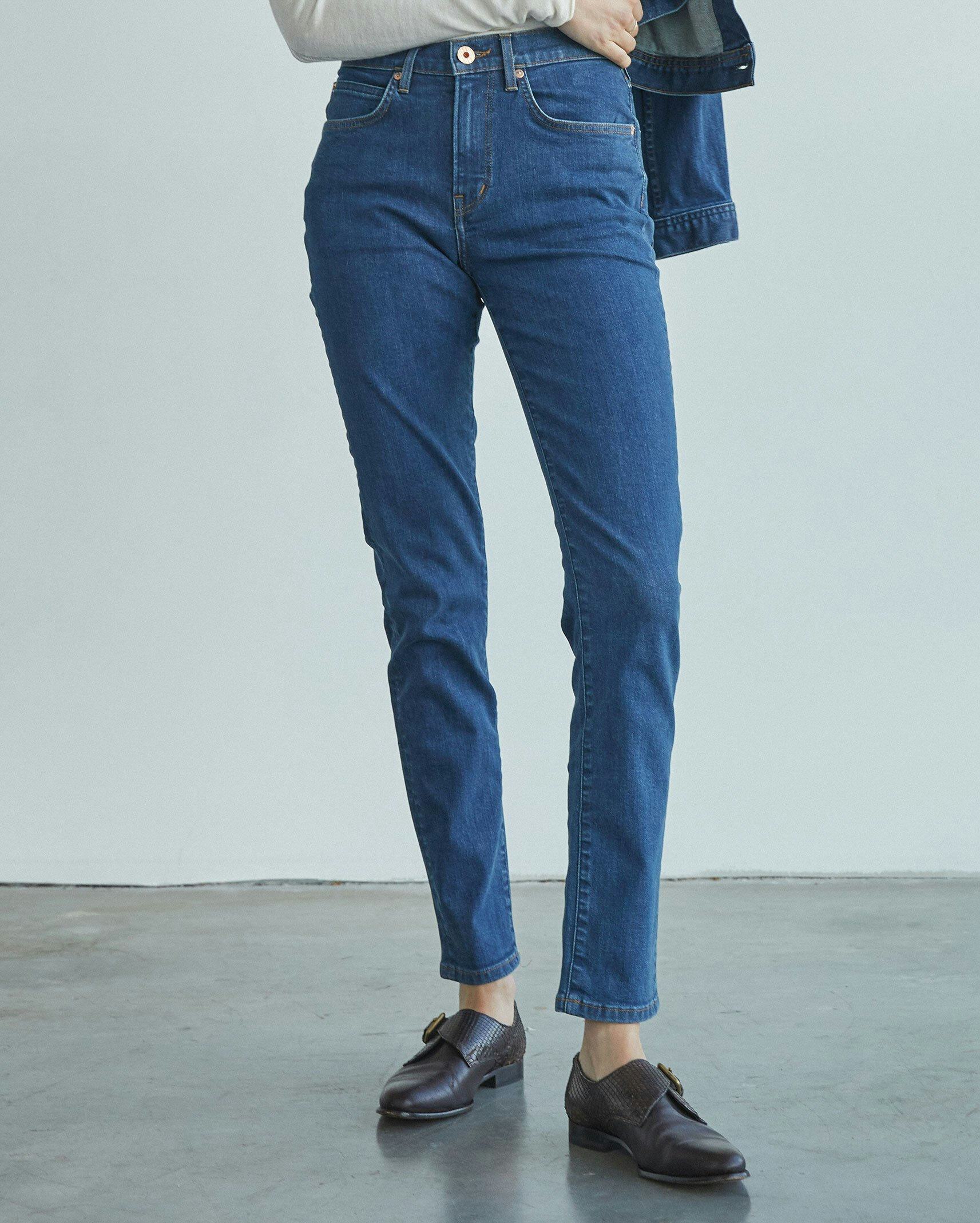 The 2021 Denim Trend That Proves Gen-Z Is More Stylish Than I Was As A Kid