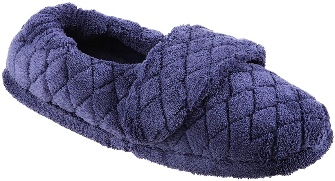 The 7 Best Slippers For Flat Feet