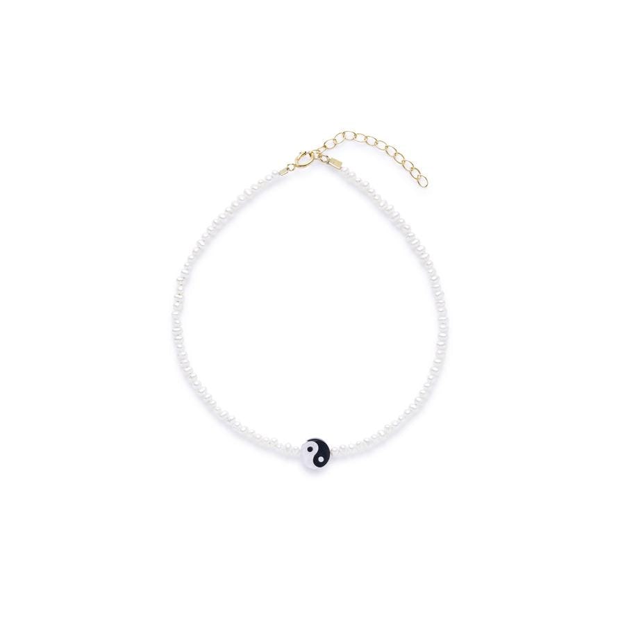 Cute Anklets To Wear This Summer From Frasier Sterling, Wolf Circus, & More