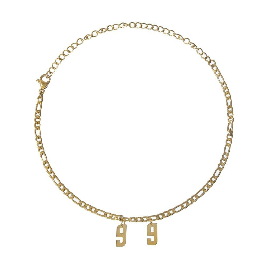 Cute Anklets To Wear This Summer From Frasier Sterling, Wolf Circus, & More