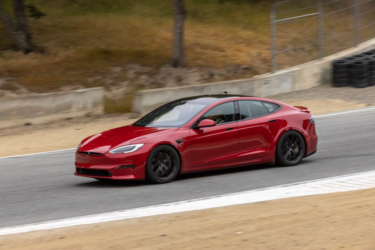 Tesla s new Model S Plaid has a Transformer like retractable spoiler