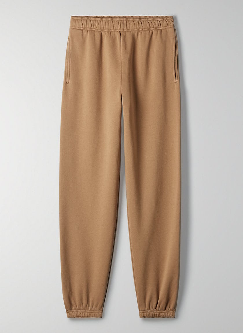 16 Stylish Sweatpants Outfits That Make Getting Dressed Easy