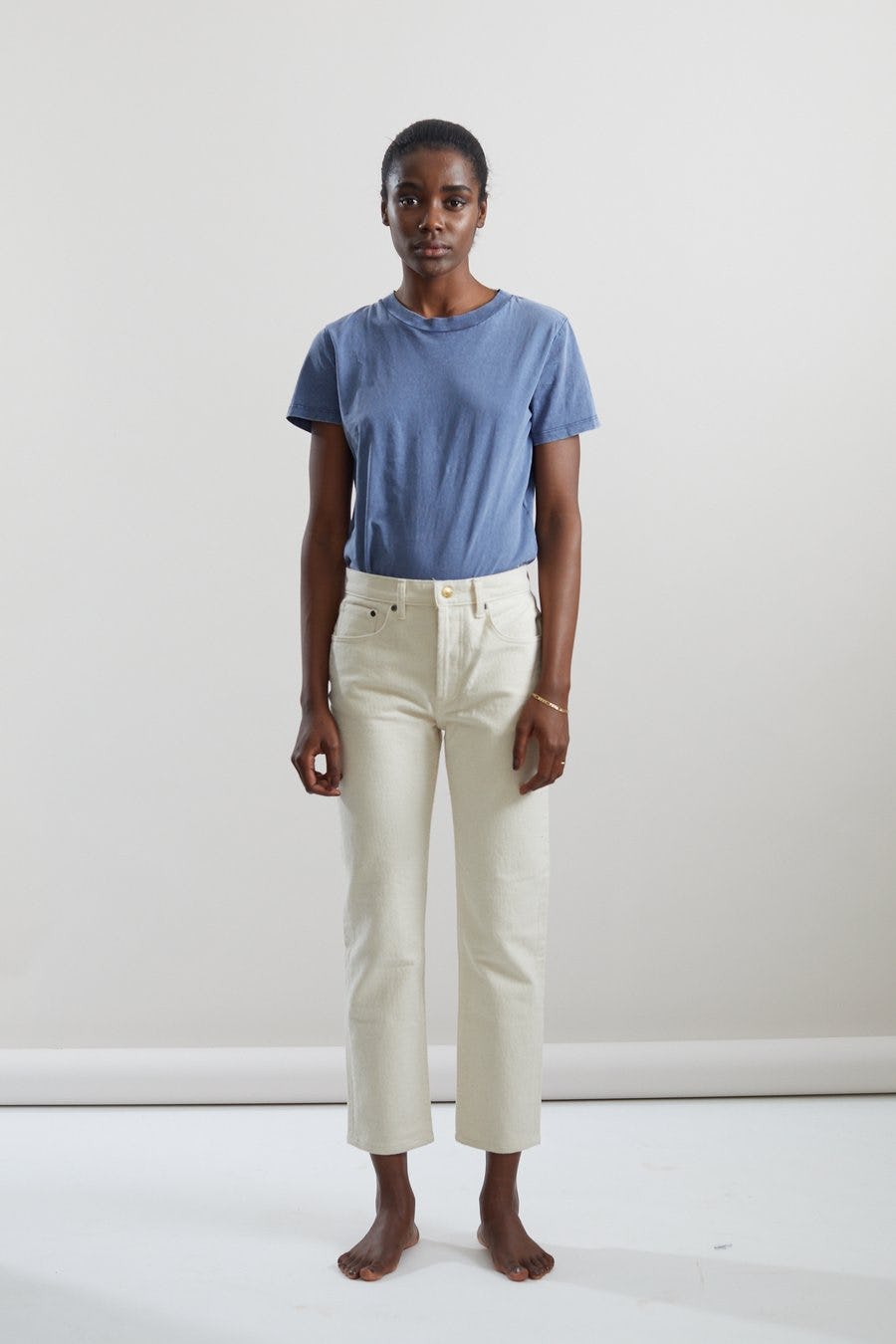 5 Vintage White Jeans Outfits I'm Wearing — Inspired By My Retro Icons