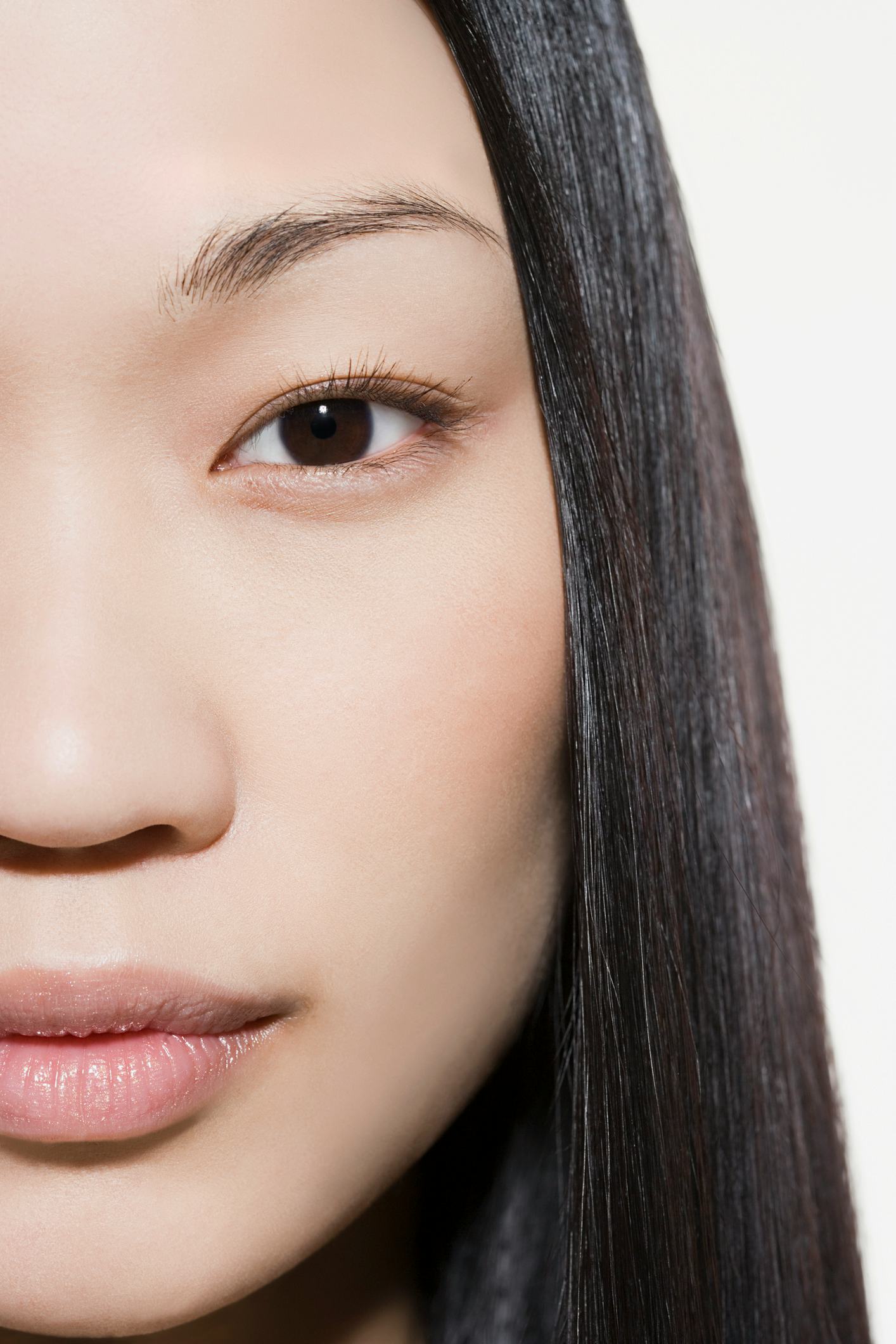 Eyebrow Dandruff Is Real: This Is Everything You Need To Know